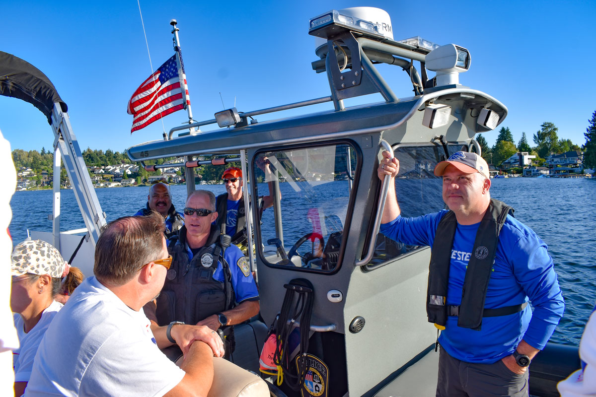 Light Up Lake Stevens, a show of community unity - Lynnwood Times