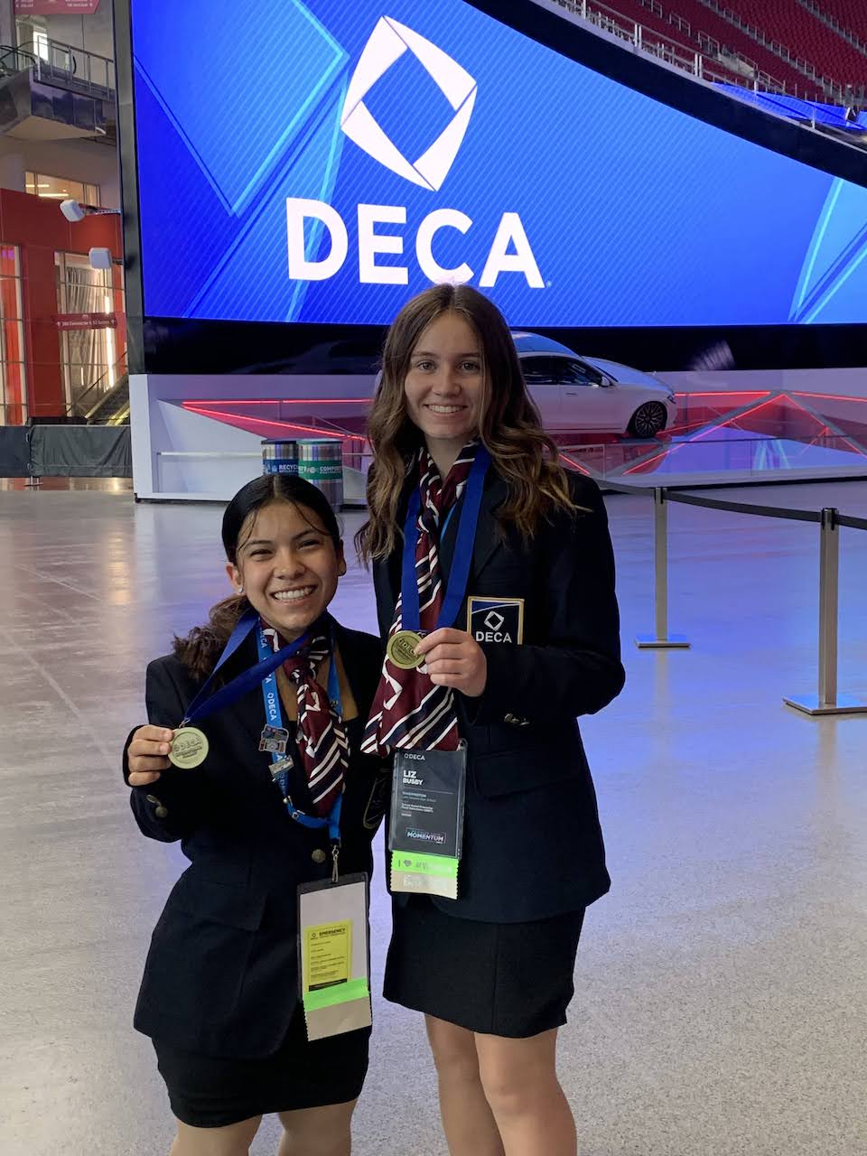 Two Lake Stevens students place in top 10 at DECA competition ...