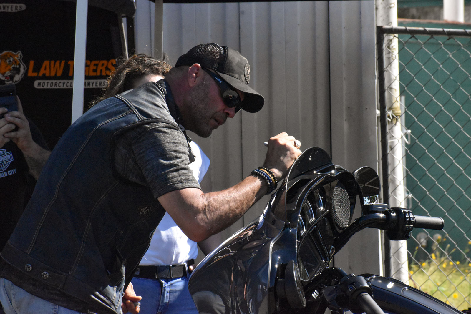 UFC Hall of Famer Randy Couture leads motorcycle ride for vets ...