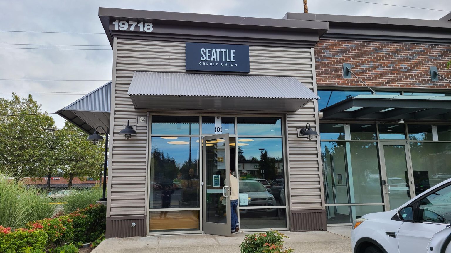 Seattle Credit Union opens branch at the Lynnwood Crossroads - Lynnwood ...