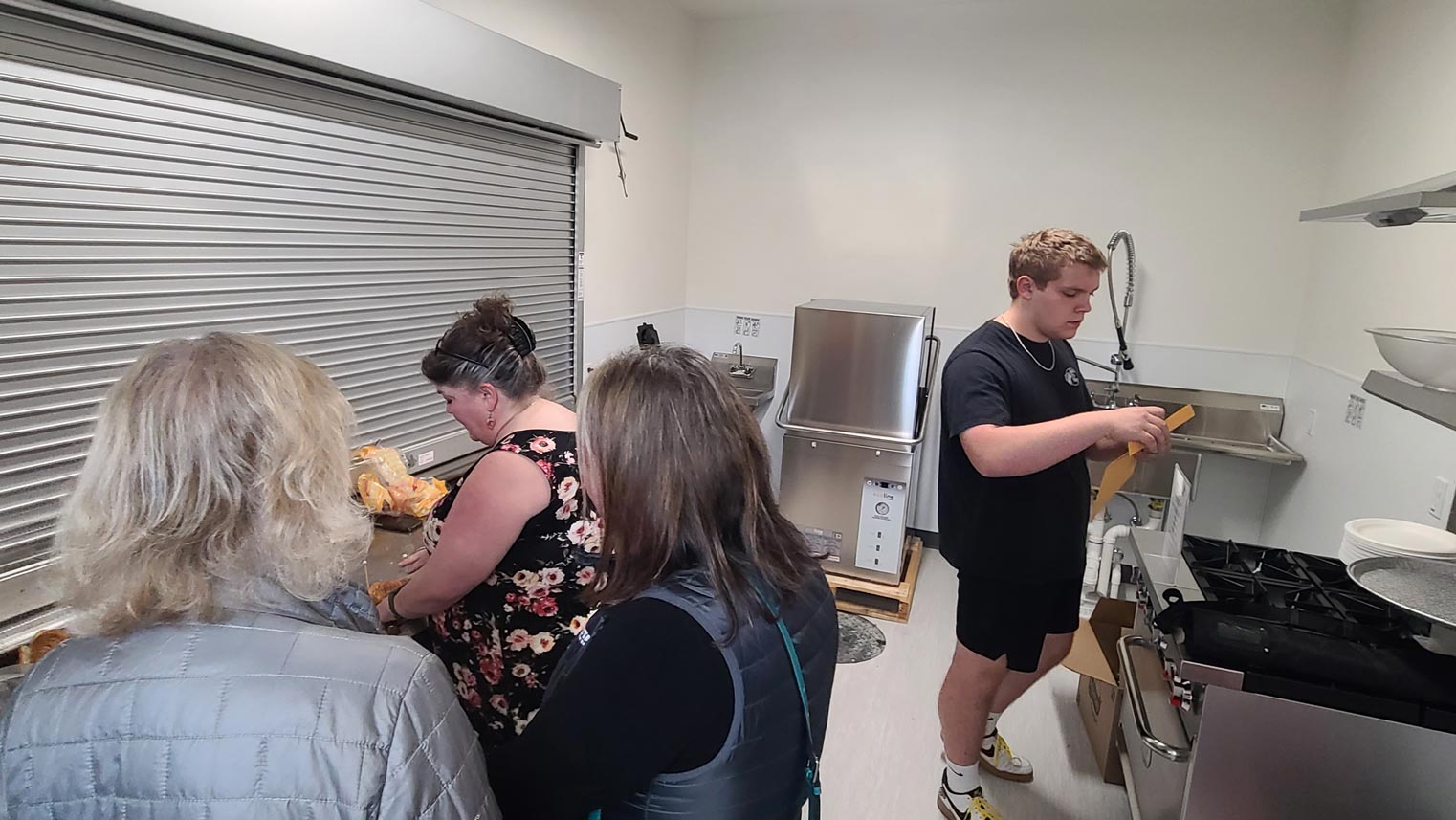 ‘We did it!’ Lake Stevens opens new community food bank - Lynnwood Times