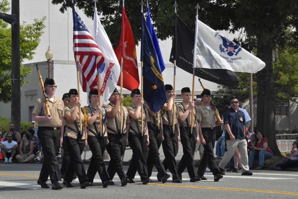 Thousands kicked off Independence Day at the Color of Freedom parade in ...