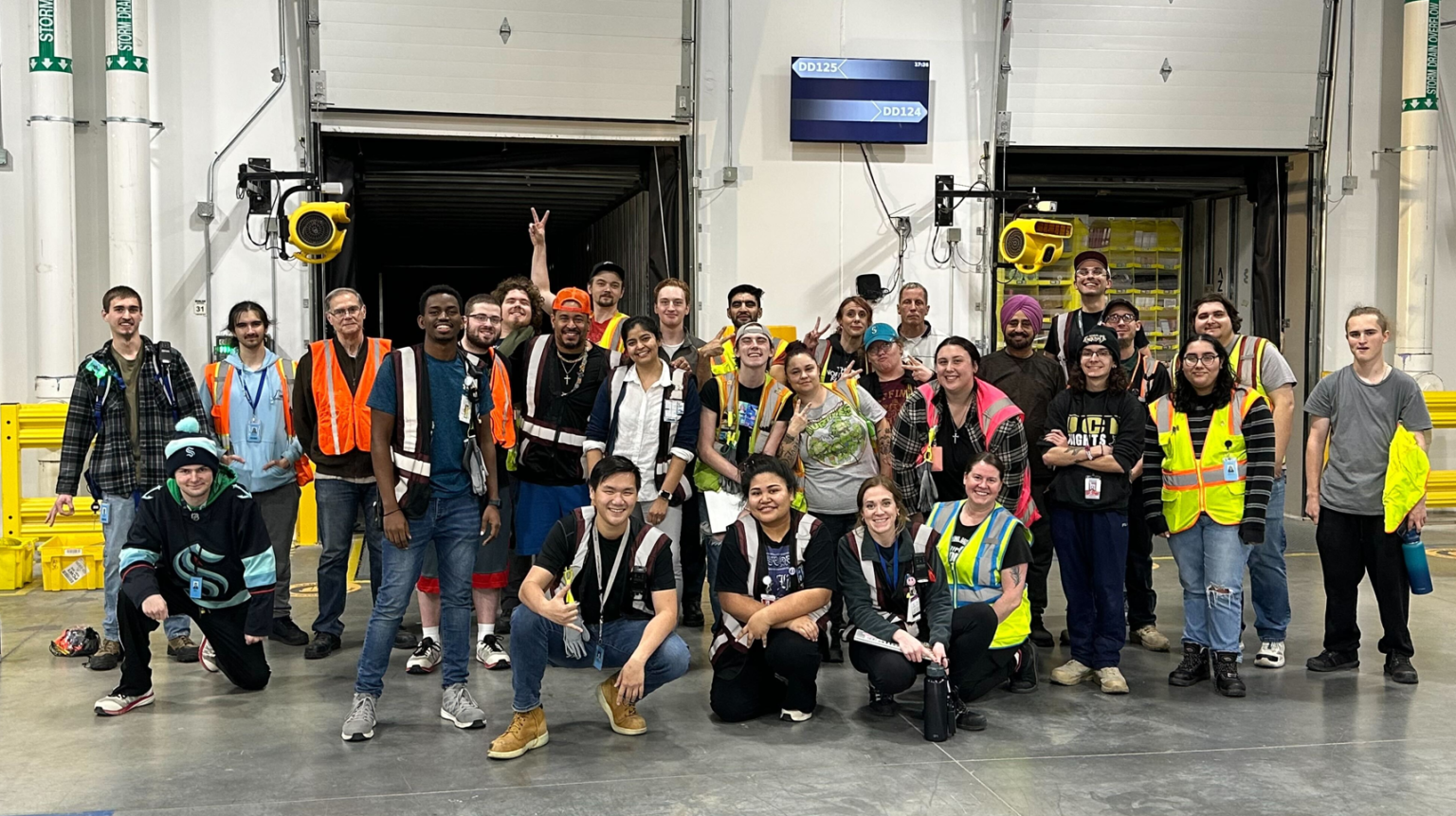 Arlington’s Amazon fulfillment center revs up staffing for Holidays ...