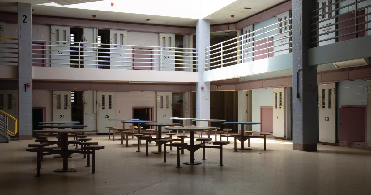 Investigation underway of death of 43-year-old female inmate - Lynnwood ...