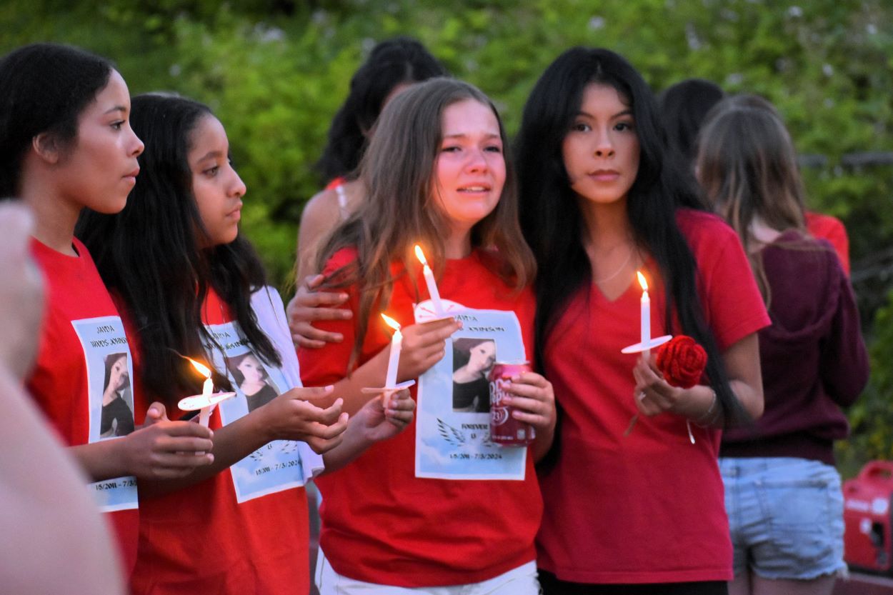 Hundreds gather to mourn the shooting death of Jayda Woods-Johnson - Lynnwood Times