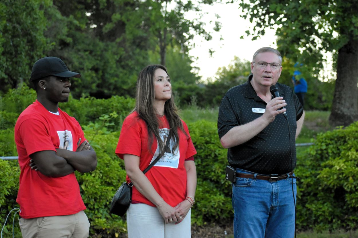 Hundreds gather to mourn the shooting death of Jayda Woods-Johnson - Lynnwood Times