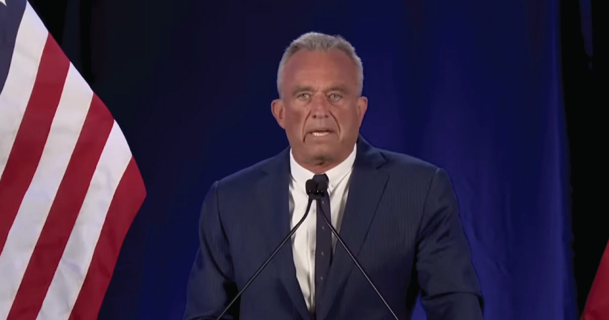 RFK Jr. drops out of the 2024 race, endorses Trump - Lynnwood Times