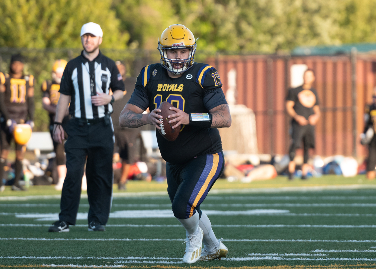 The Everett Royals football team’s community commitment stretches far ...